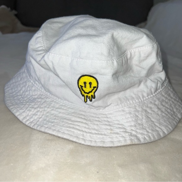 Accessories | Drip Face White Bucket Hat Size Small | Poshmark